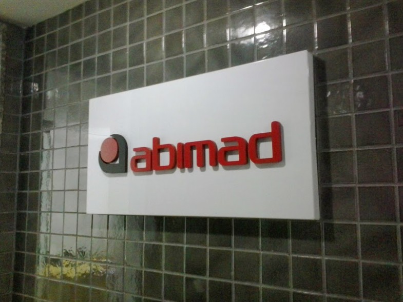 Dicas para aplicação de letras em pvc expandido